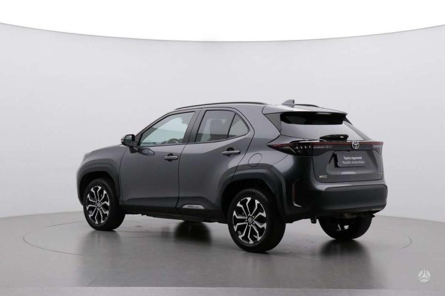 Серый Тойота Yaris Cross 2025 в Вильнюс, объемом двигателя 1.49 л и пробегом 18 тыс. км за 26990 €, фото 19 на AUTOMOTO.COM.LV