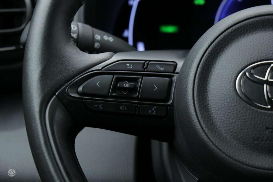 Серый Тойота Yaris Cross 2025 в Вильнюс, объемом двигателя 1.49 л и пробегом 18 тыс. км за 26990 €, фото 28 на AUTOMOTO.COM.LV
