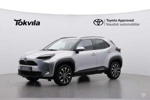 Pelēks Toyota Yaris Cross 2025 Viļņa, ar dzinēja tilpumu 1.49 L un nobraukumu 27 tūkst. km par 25990 €, foto  vietnē AUTOMOTO.COM.LV