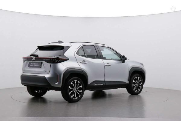 Серый Тойота Yaris Cross 2025 в Вильнюс, объемом двигателя 1.49 л и пробегом 19 тыс. км за 26900 €, фото 3 на AUTOMOTO.COM.LV