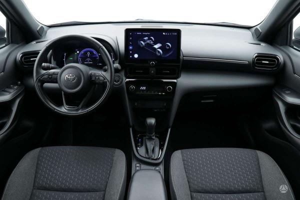 Серый Тойота Yaris Cross 2025 в Вильнюс, объемом двигателя 1.49 л и пробегом 19 тыс. км за 26900 €, фото 7 на AUTOMOTO.COM.LV
