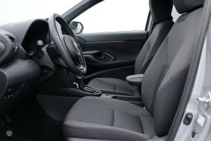 Grey Toyota Yaris Cross 2025 in Vilnius, with an engine capacity of 1.49 L and mileage of 19 thousand km for 26900 €, photo 13 on AUTOMOTO.COM.LV