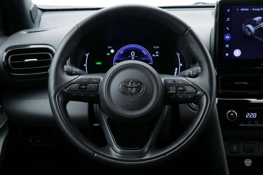 Grey Toyota Yaris Cross 2025 in Vilnius, with an engine capacity of 1.49 L and mileage of 19 thousand km for 26900 €, photo 14 on AUTOMOTO.COM.LV