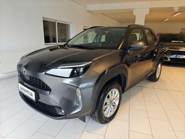 Pelēks Toyota Yaris Cross 2025 Šauļi, ar dzinēja tilpumu 1.49 L un nobraukumu 32 tūkst. km par 24200 €, foto 3 vietnē AUTOMOTO.COM.LV