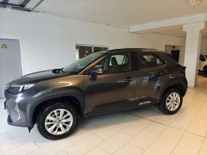 Pelēks Toyota Yaris Cross 2025 Šauļi, ar dzinēja tilpumu 1.49 L un nobraukumu 32 tūkst. km par 24200 €, foto 5 vietnē AUTOMOTO.COM.LV