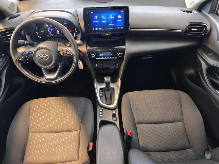 Pelēks Toyota Yaris Cross 2025 Šauļi, ar dzinēja tilpumu 1.49 L un nobraukumu 32 tūkst. km par 24200 €, foto 13 vietnē AUTOMOTO.COM.LV