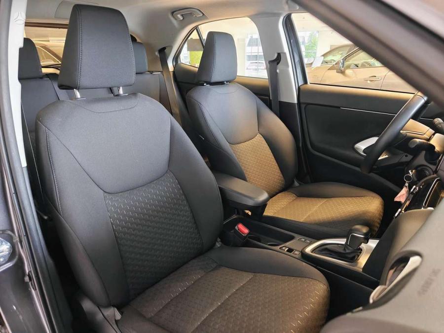 Pelēks Toyota Yaris Cross 2025 Šauļi, ar dzinēja tilpumu 1.49 L un nobraukumu 32 tūkst. km par 24200 €, foto 16 vietnē AUTOMOTO.COM.LV