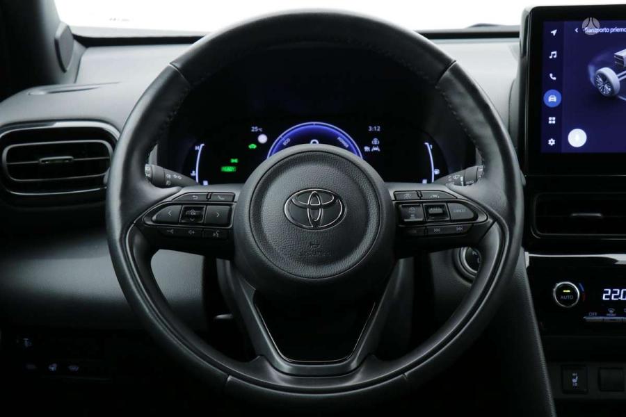 Серый Тойота Yaris Cross 2025 в Вильнюс, объемом двигателя 1.49 л и пробегом 24 тыс. км за 25990 €, фото 14 на AUTOMOTO.COM.LV