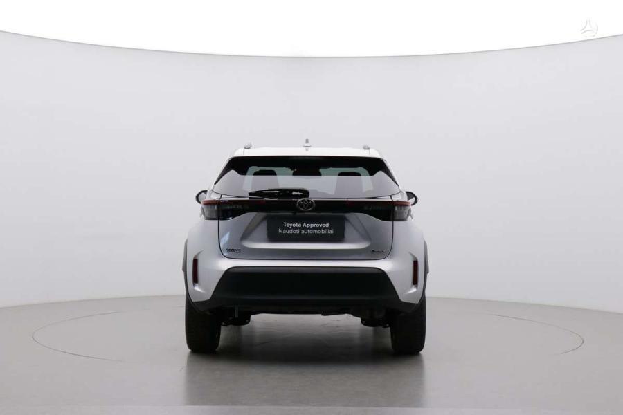Серый Тойота Yaris Cross 2025 в Вильнюс, объемом двигателя 1.49 л и пробегом 26 тыс. км за 24990 €, фото 6 на AUTOMOTO.COM.LV