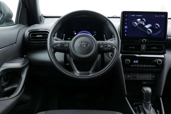 Grey Toyota Yaris Cross 2025 in Vilnius, with an engine capacity of 1.49 L and mileage of 26 thousand km for 24990 €, photo 8 on AUTOMOTO.COM.LV