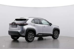 Grey Toyota Yaris Cross 2025 in Vilnius, with an engine capacity of 1.49 L and mileage of 25 thousand km for 26990 €, photo 4 on AUTOMOTO.COM.LV