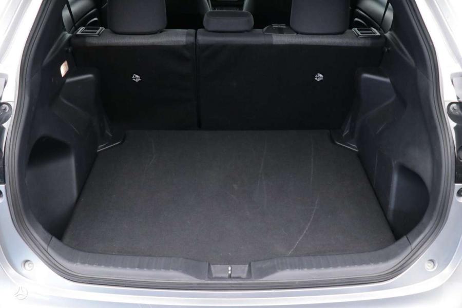 Grey Toyota Yaris Cross 2025 in Vilnius, with an engine capacity of 1.49 L and mileage of 25 thousand km for 26990 €, photo 12 on AUTOMOTO.COM.LV