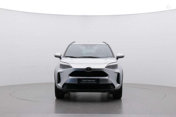 Grey Toyota Yaris Cross 2025 in Vilnius, with an engine capacity of 1.49 L and mileage of 19 thousand km for 25900 €, photo 5 on AUTOMOTO.COM.LV