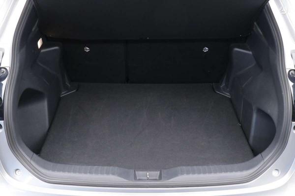 Grey Toyota Yaris Cross 2025 in Vilnius, with an engine capacity of 1.49 L and mileage of 19 thousand km for 25900 €, photo 10 on AUTOMOTO.COM.LV
