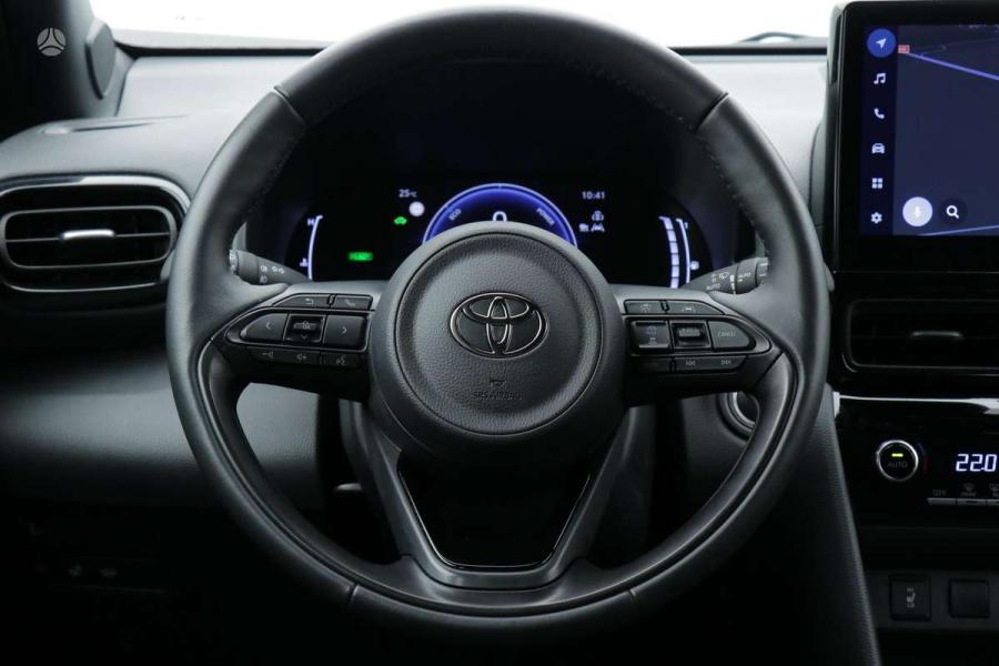 Grey Toyota Yaris Cross 2025 in Vilnius, with an engine capacity of 1.49 L and mileage of 19 thousand km for 25900 €, photo 13 on AUTOMOTO.COM.LV