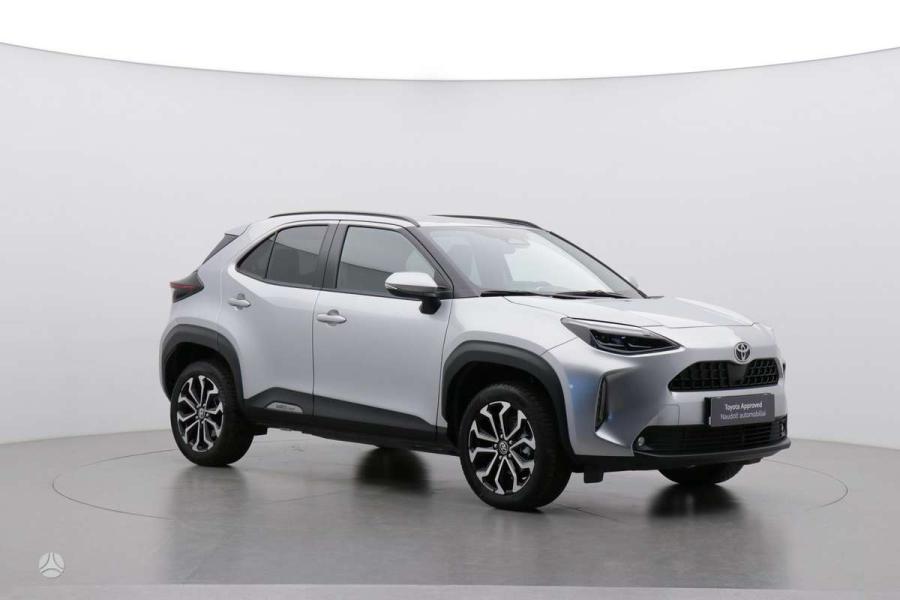 Grey Toyota Yaris Cross 2025 in Vilnius, with an engine capacity of 1.49 L and mileage of 19 thousand km for 25900 €, photo 19 on AUTOMOTO.COM.LV