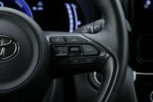 Grey Toyota Yaris Cross 2025 in Vilnius, with an engine capacity of 1.49 L and mileage of 19 thousand km for 25900 €, photo 26 on AUTOMOTO.COM.LV