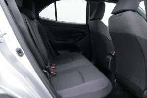 Grey Toyota Yaris Cross 2025 in Vilnius, with an engine capacity of 1.49 L and mileage of 15 thousand km for 25900 €, photo 11 on AUTOMOTO.COM.LV