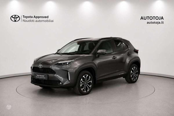 Pelēks Toyota Yaris Cross 2025 Kauņa, ar dzinēja tilpumu 1.49 L un nobraukumu 32 tūkst. km par 25500 €, foto 1 vietnē AUTOMOTO.COM.LV