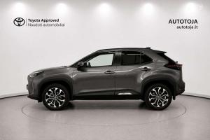 Grey Toyota Yaris Cross 2025 in Kaunas, with an engine capacity of 1.49 L and mileage of 32 thousand km for 25500 €, photo 4 on AUTOMOTO.COM.LV
