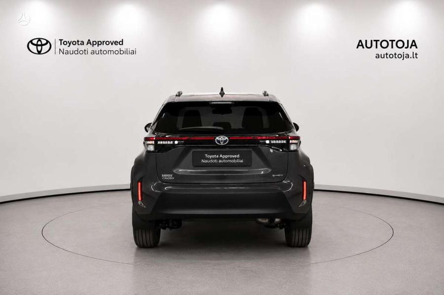 Grey Toyota Yaris Cross 2025 in Kaunas, with an engine capacity of 1.49 L and mileage of 32 thousand km for 25500 €, photo 5 on AUTOMOTO.COM.LV