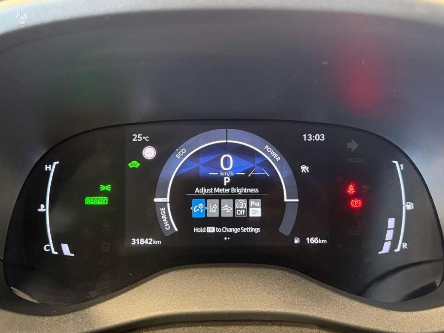 Grey Toyota Yaris Cross 2025 in Kaunas, with an engine capacity of 1.49 L and mileage of 32 thousand km for 25500 €, photo 14 on AUTOMOTO.COM.LV