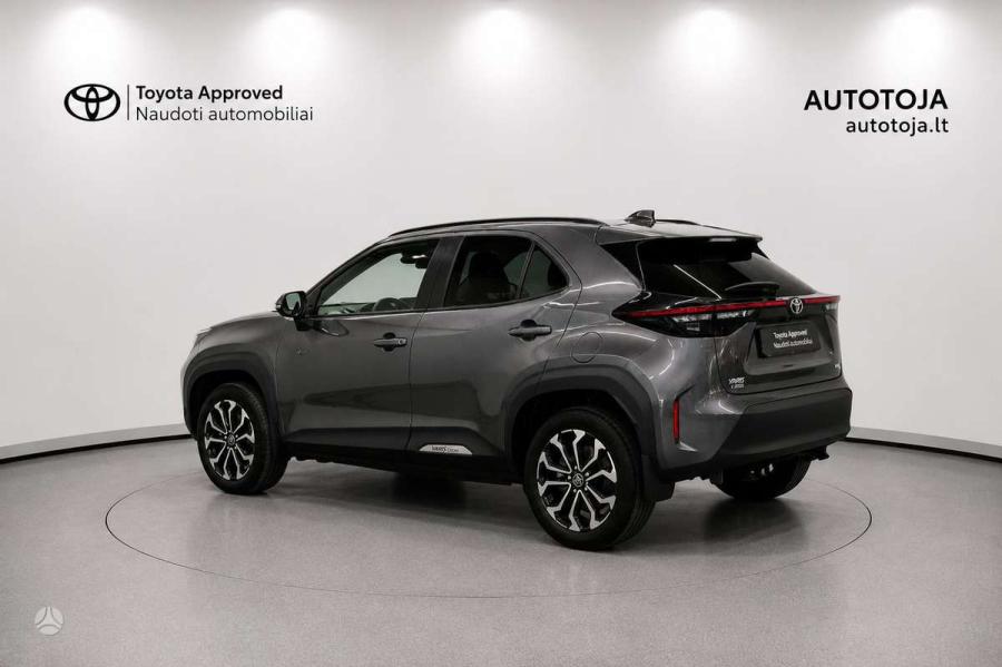 Grey Toyota Yaris Cross 2025 in Kaunas, with an engine capacity of 1.49 L and mileage of 32 thousand km for 25500 €, photo 18 on AUTOMOTO.COM.LV