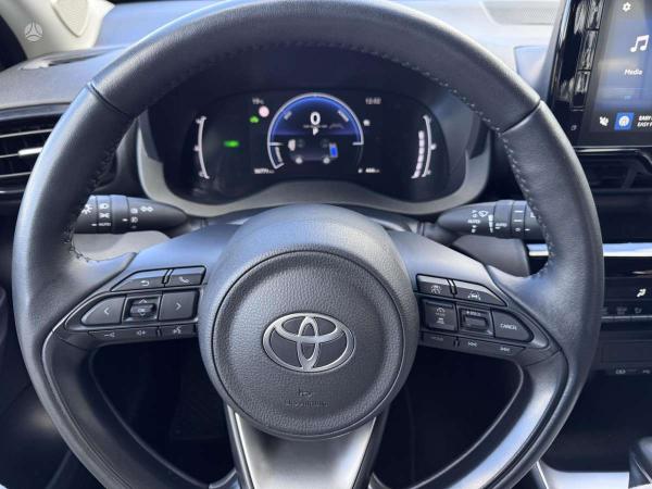 Серый Тойота Yaris Cross 2025 в Вильнюс, объемом двигателя 1.50 л и пробегом 57 тыс. км за 21500 €, фото 9 на AUTOMOTO.COM.LV