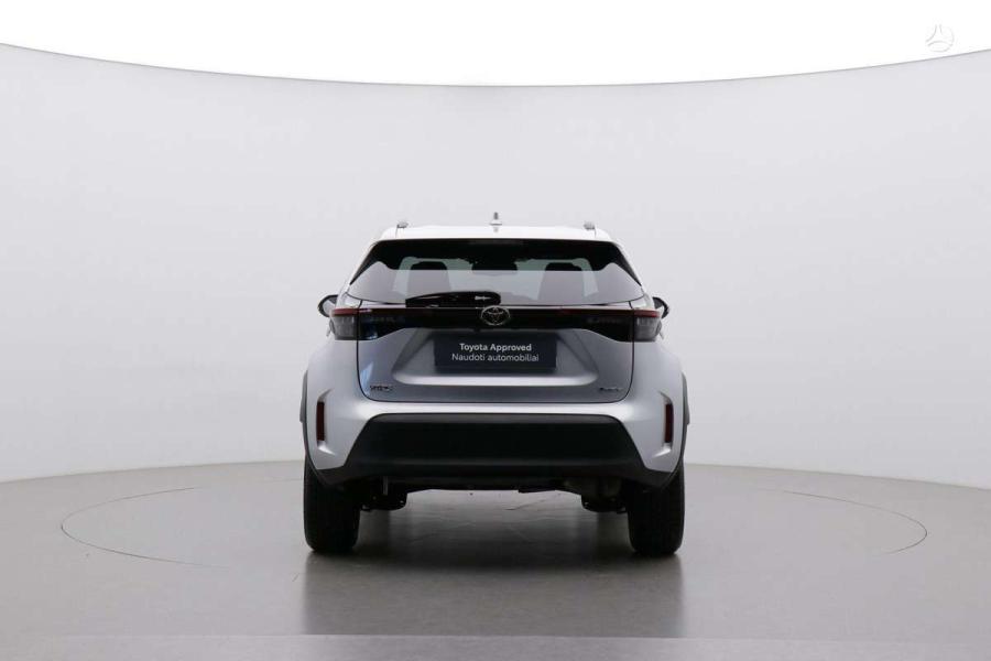 Серый Тойота Yaris Cross 2025 в Вильнюс, объемом двигателя 1.49 л и пробегом 16 тыс. км за 26990 €, фото 5 на AUTOMOTO.COM.LV