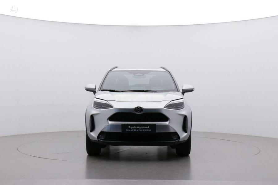 Серый Тойота Yaris Cross 2025 в Вильнюс, объемом двигателя 1.49 л и пробегом 16 тыс. км за 26990 €, фото 6 на AUTOMOTO.COM.LV