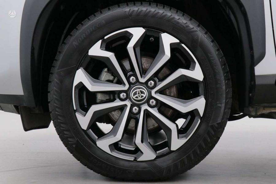 Серый Тойота Yaris Cross 2025 в Вильнюс, объемом двигателя 1.49 л и пробегом 16 тыс. км за 26990 €, фото 16 на AUTOMOTO.COM.LV