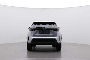 Grey Toyota Yaris Cross 2025 in Vilnius, with an engine capacity of 1.49 L and mileage of 27 thousand km for 26900 €, photo 6 on AUTOMOTO.COM.LV
