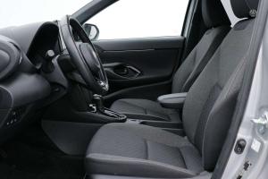 Grey Toyota Yaris Cross 2025 in Vilnius, with an engine capacity of 1.49 L and mileage of 27 thousand km for 26900 €, photo 13 on AUTOMOTO.COM.LV