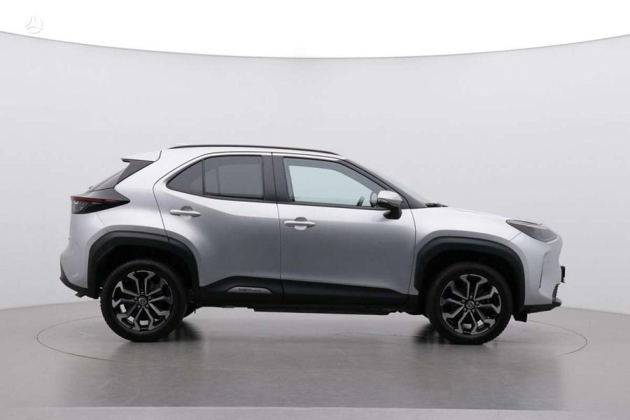 Grey Toyota Yaris Cross 2025 in Vilnius, with an engine capacity of 1.49 L and mileage of 27 thousand km for 26900 €, photo 18 on AUTOMOTO.COM.LV