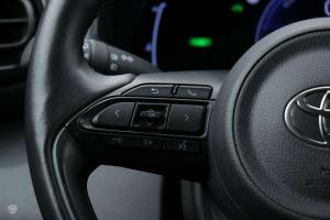 Grey Toyota Yaris Cross 2025 in Vilnius, with an engine capacity of 1.49 L and mileage of 27 thousand km for 26900 €, photo 28 on AUTOMOTO.COM.LV