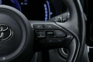 Grey Toyota Yaris Cross 2025 in Vilnius, with an engine capacity of 1.49 L and mileage of 27 thousand km for 26900 €, photo 29 on AUTOMOTO.COM.LV