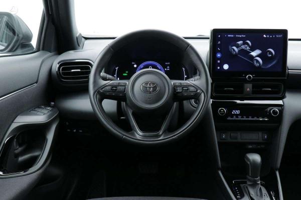 Grey Toyota Yaris Cross 2025 in Vilnius, with an engine capacity of 1.49 L and mileage of 15 thousand km for 25990 €, photo 9 on AUTOMOTO.COM.LV