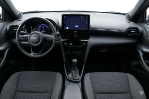 Grey Toyota Yaris Cross 2025 in Vilnius, with an engine capacity of 1.49 L and mileage of 17 thousand km for 25900 €, photo 8 on AUTOMOTO.COM.LV
