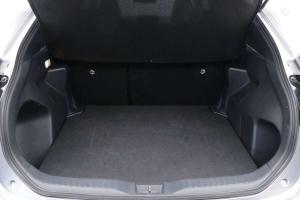 Grey Toyota Yaris Cross 2025 in Vilnius, with an engine capacity of 1.49 L and mileage of 17 thousand km for 25900 €, photo 12 on AUTOMOTO.COM.LV