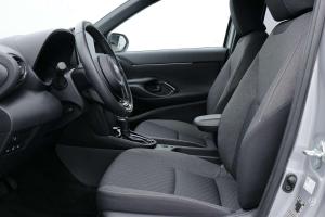 Grey Toyota Yaris Cross 2025 in Vilnius, with an engine capacity of 1.49 L and mileage of 17 thousand km for 25900 €, photo 13 on AUTOMOTO.COM.LV