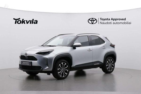 Grey Toyota Yaris Cross 2025 in Vilnius, with an engine capacity of 1.49 L and mileage of 17 thousand km for 25900 €, photo 1 on AUTOMOTO.COM.LV