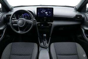 Grey Toyota Yaris Cross 2025 in Vilnius, with an engine capacity of 1.49 L and mileage of 17 thousand km for 25900 €, photo 8 on AUTOMOTO.COM.LV