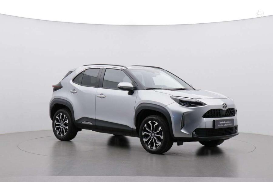 Grey Toyota Yaris Cross 2025 in Vilnius, with an engine capacity of 1.49 L and mileage of 17 thousand km for 25900 €, photo 20 on AUTOMOTO.COM.LV