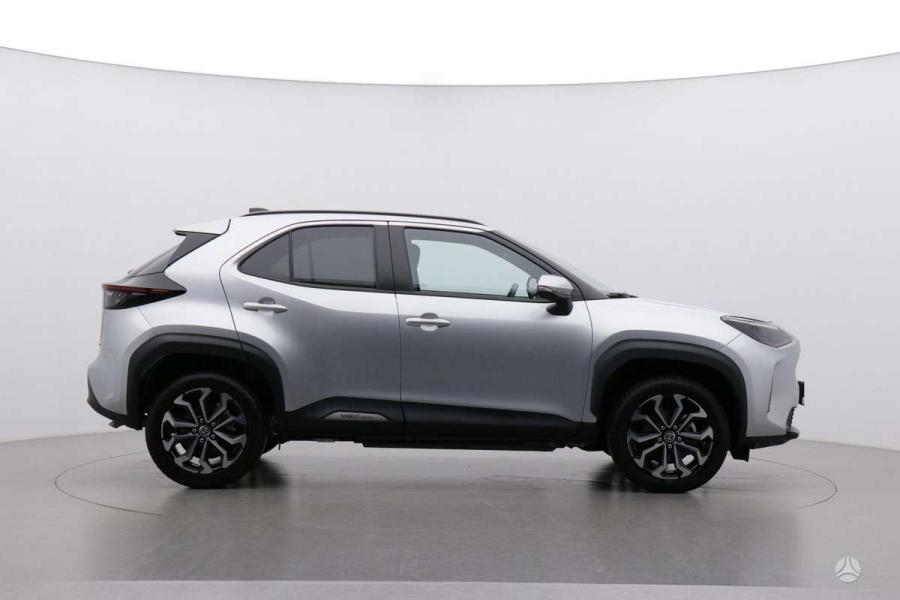 Pelēks Toyota Yaris Cross 2025 Viļņa, ar dzinēja tilpumu 1.49 L un nobraukumu 20 tūkst. km par 25900 €, foto 18 vietnē AUTOMOTO.COM.LV