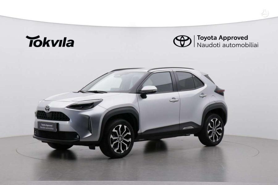 Pelēks Toyota Yaris Cross 2025 Viļņa, ar dzinēja tilpumu 1.49 L un nobraukumu 22 tūkst. km par 26990 €, foto 1 vietnē AUTOMOTO.COM.LV