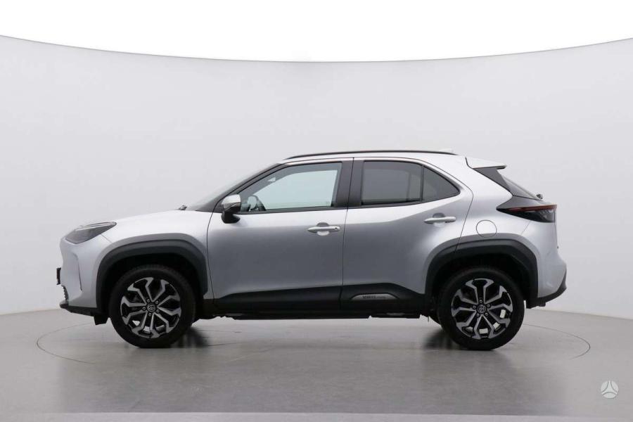 Pelēks Toyota Yaris Cross 2025 Viļņa, ar dzinēja tilpumu 1.49 L un nobraukumu 22 tūkst. km par 26990 €, foto 5 vietnē AUTOMOTO.COM.LV