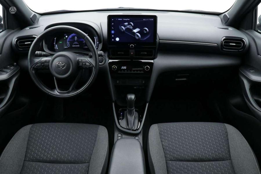 Pelēks Toyota Yaris Cross 2025 Viļņa, ar dzinēja tilpumu 1.49 L un nobraukumu 22 tūkst. km par 26990 €, foto 8 vietnē AUTOMOTO.COM.LV