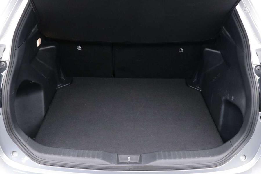 Pelēks Toyota Yaris Cross 2025 Viļņa, ar dzinēja tilpumu 1.49 L un nobraukumu 22 tūkst. km par 26990 €, foto 12 vietnē AUTOMOTO.COM.LV