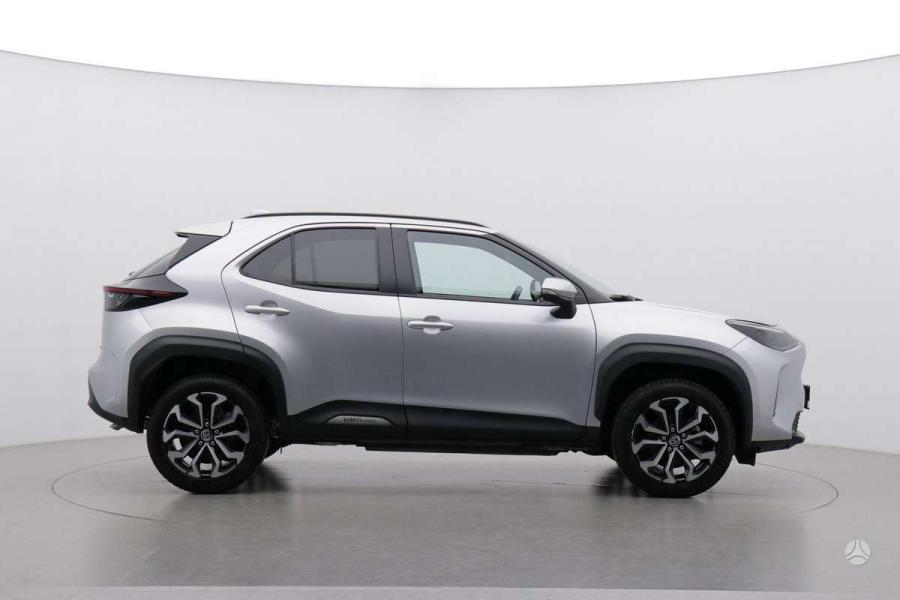 Pelēks Toyota Yaris Cross 2025 Viļņa, ar dzinēja tilpumu 1.49 L un nobraukumu 22 tūkst. km par 26990 €, foto 18 vietnē AUTOMOTO.COM.LV