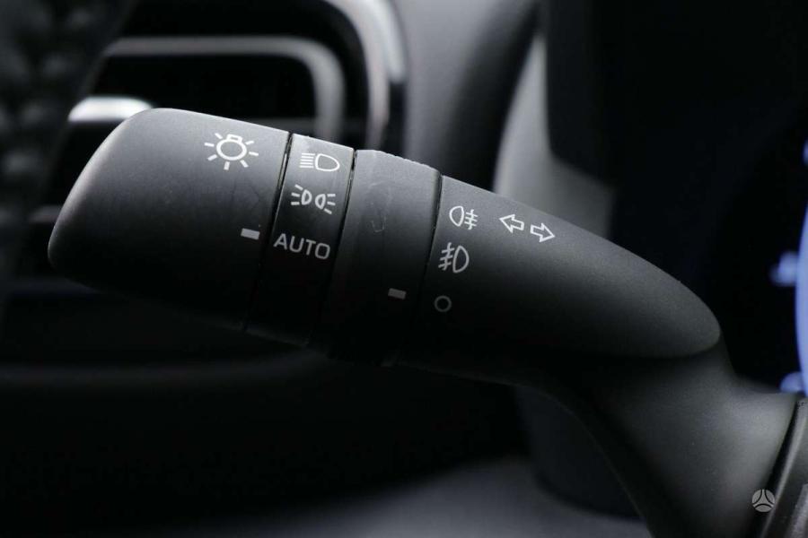 Pelēks Toyota Yaris Cross 2025 Viļņa, ar dzinēja tilpumu 1.49 L un nobraukumu 22 tūkst. km par 26990 €, foto 24 vietnē AUTOMOTO.COM.LV